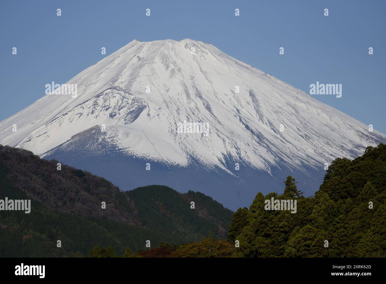 Landscape with scenic view of Mount Fuji as seen from Ashinoko Lake in ...