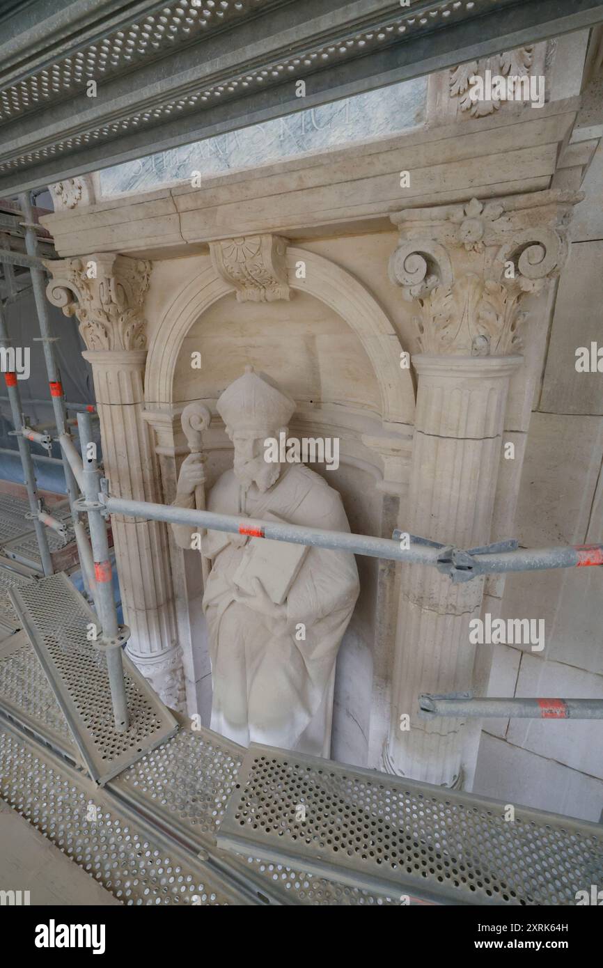 RESTORATION WORK HOLY TRINITY CHURCH PARIS Stock Photo - Alamy