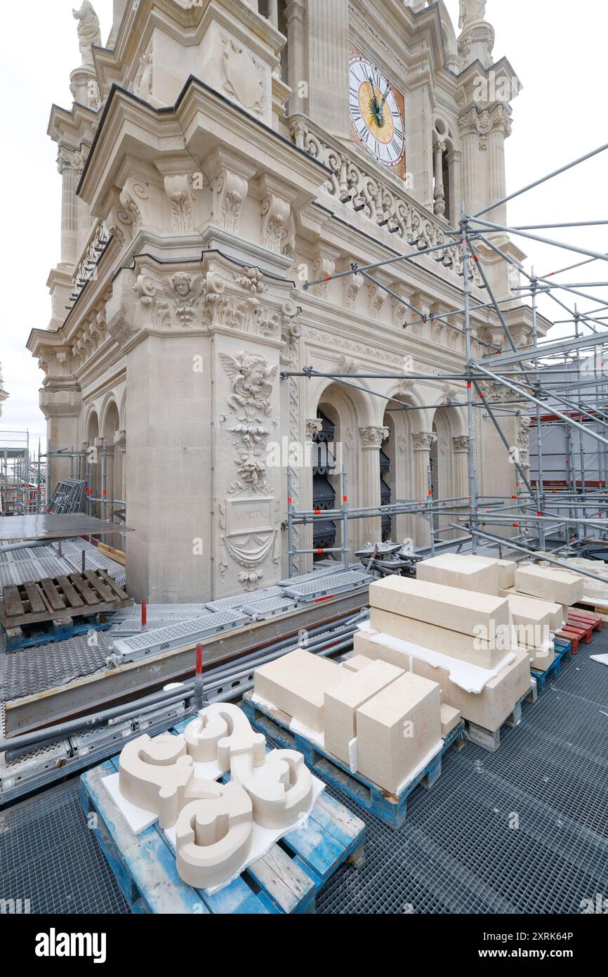 RESTORATION WORK HOLY TRINITY CHURCH PARIS Stock Photo - Alamy