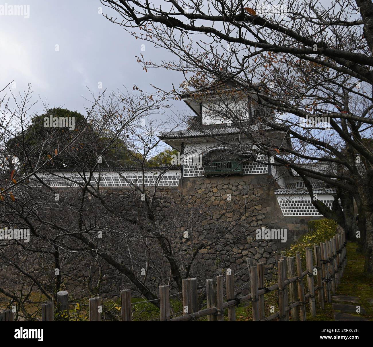 Landscape with scenic view of the Hashizume-mon Tsuzuki Yagura ...