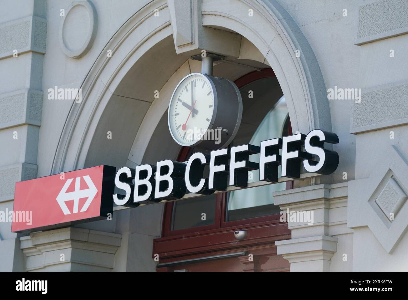 Bahnhofsuhr schweiz hi-res stock photography and images - Alamy