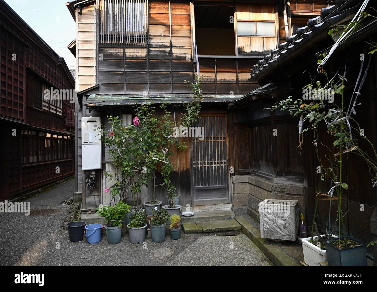Kanazawa nishi chaya district hi-res stock photography and images - Alamy