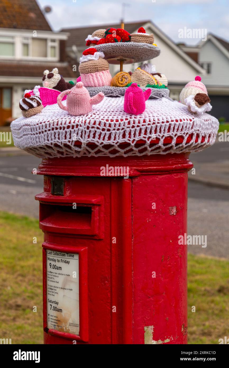 Poole, Dorset, UK. 11th August 2024. UK weather: warm with sunny ...