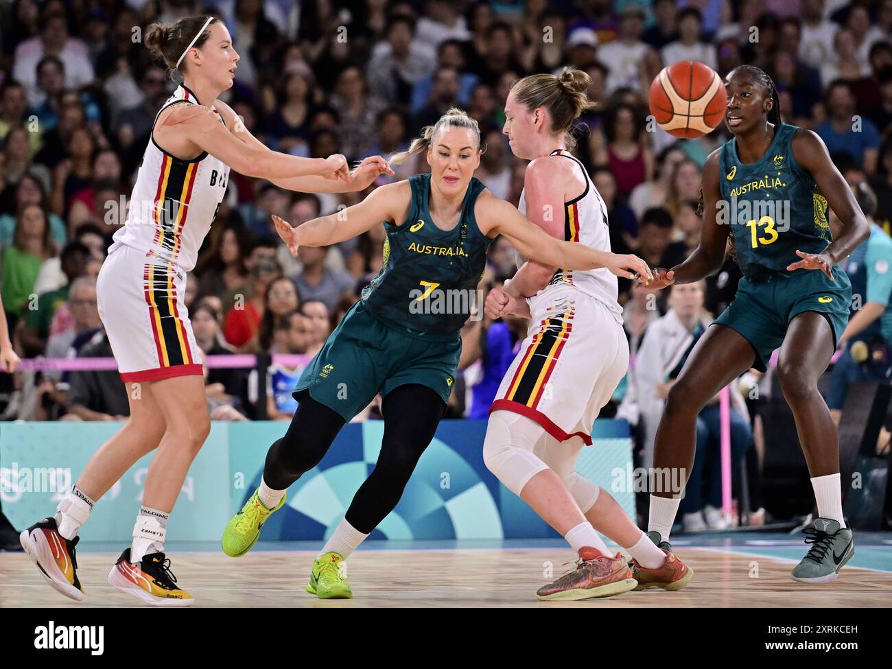 Paris, France. 11th Aug, 2024. Belgium's Antonia Delaere, Australia's ...