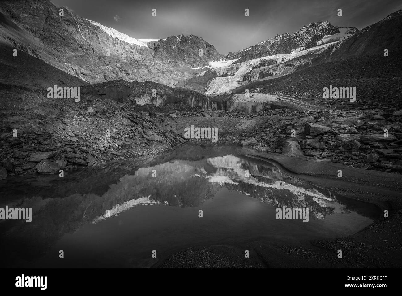 Waters tour Black and White Stock Photos & Images - Alamy