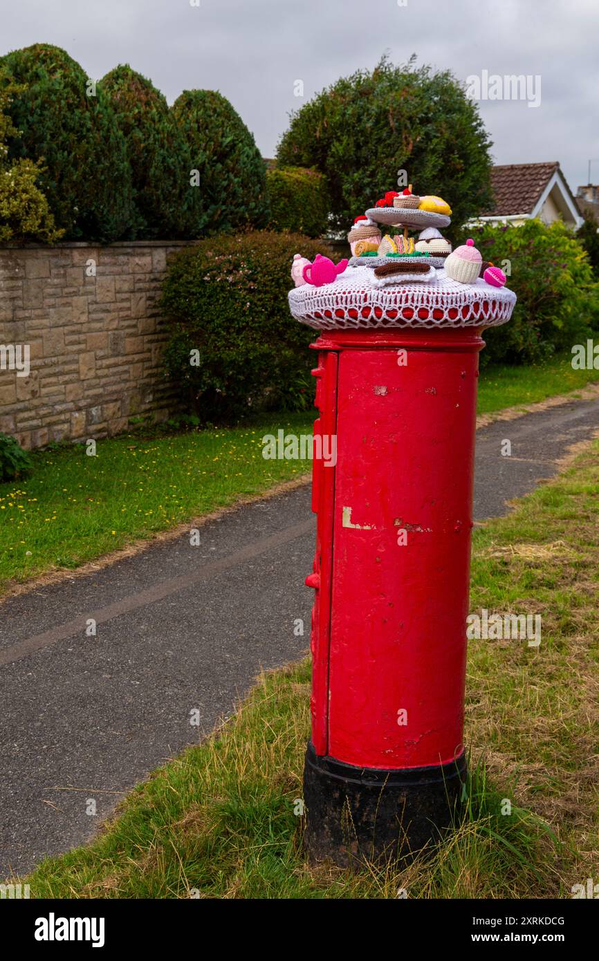 Poole, Dorset, UK. 11th August 2024. UK weather: warm with sunny ...