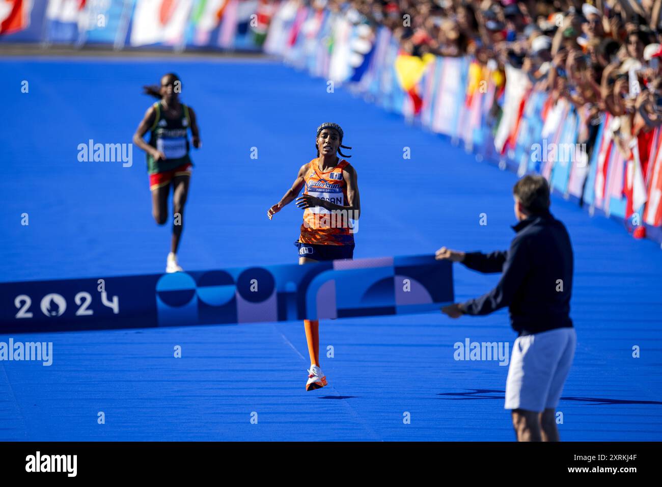 PARIS - Sifan Hassan wins the women's marathon at the Olympic Games ...