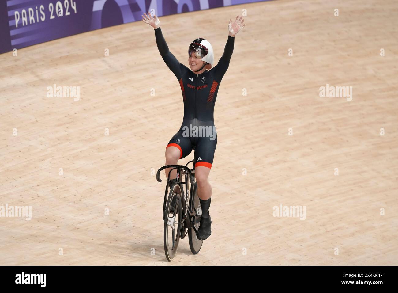 Emma Finucane of Britain celebrates winning the bronze medal in the ...