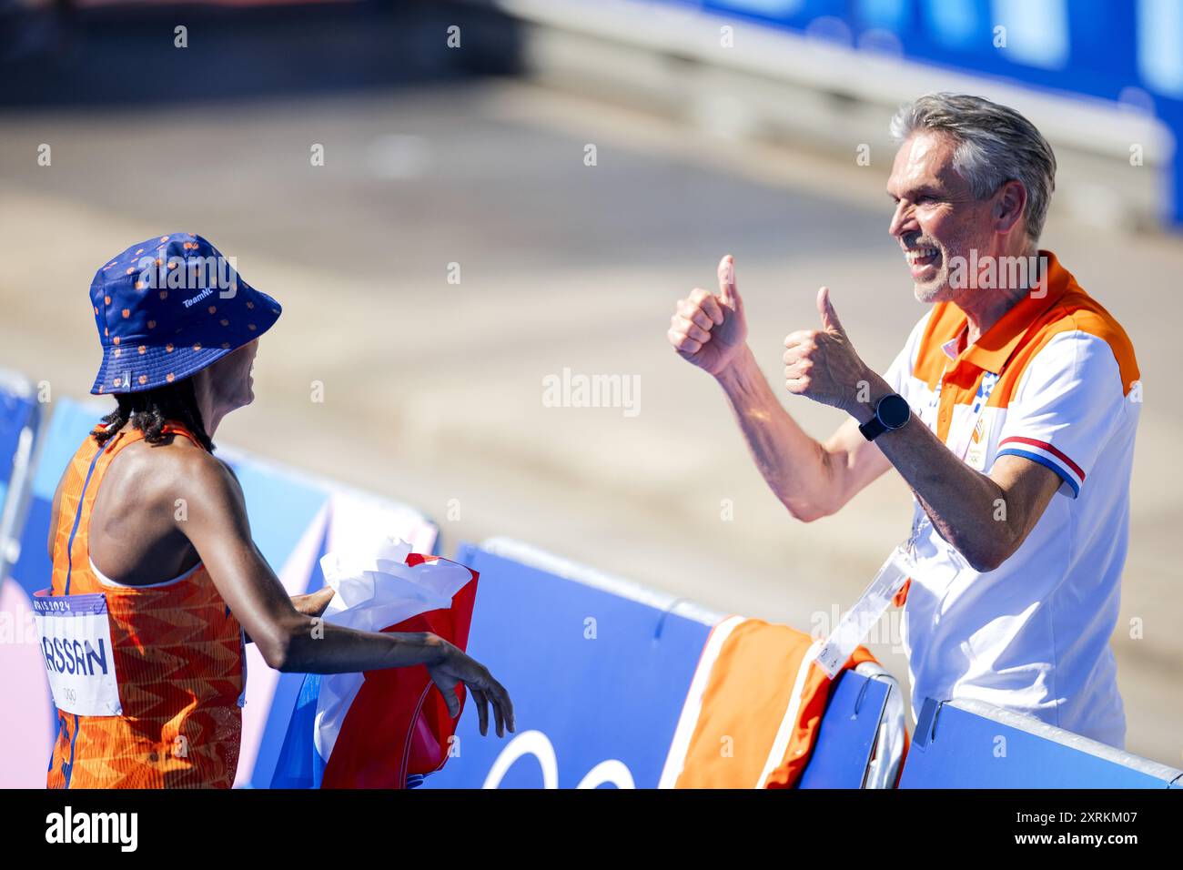 PARIS - Sifan Hassan with Prime Minister Dick Schoof after winning the ...