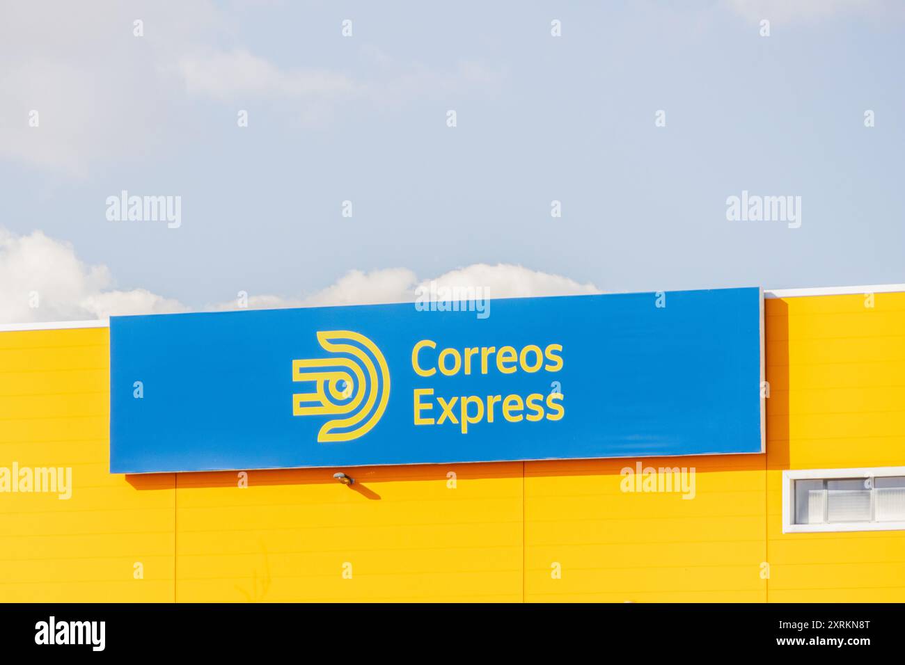 Correos express signage hi-res stock photography and images - Alamy