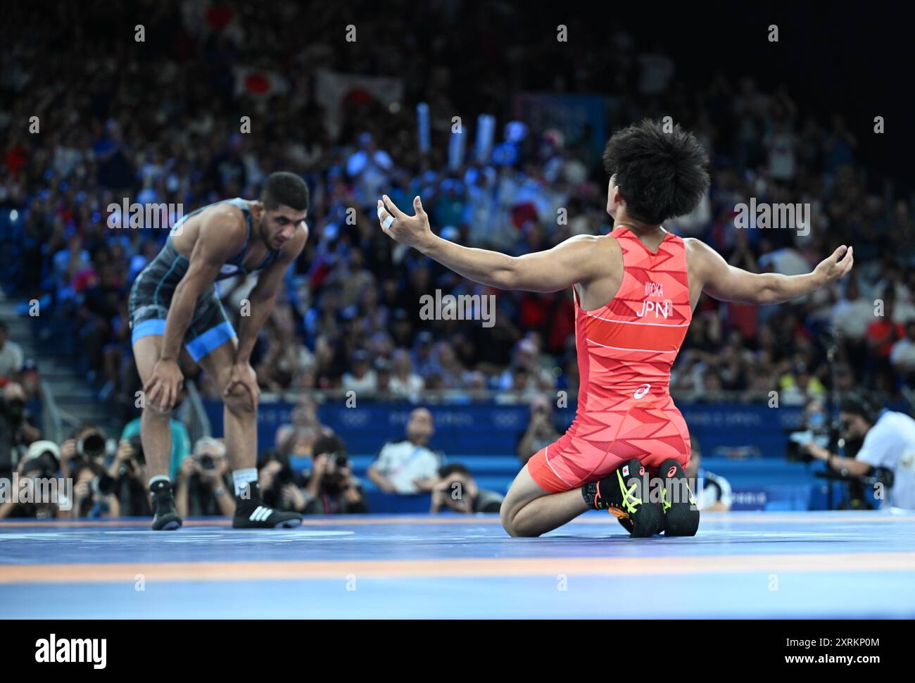 Paris, France. 11th Aug, 2024. Kiyooka Kotaro (R) of Japan celebrates ...
