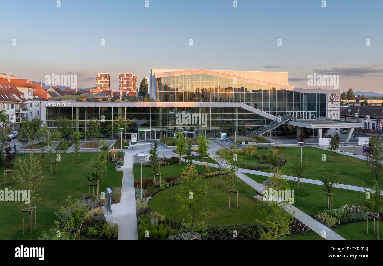 Ujepst food market and UP event center in Szent Istvan square, Ujpest ...