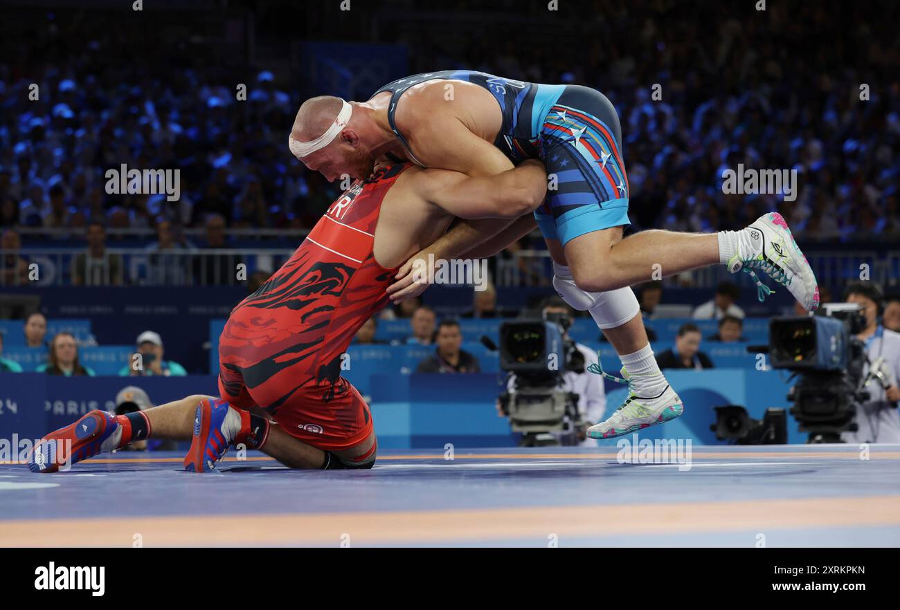 ASARPIRA Amirali of Iran (in red) and SNYDER Kyle Frederick of the ...