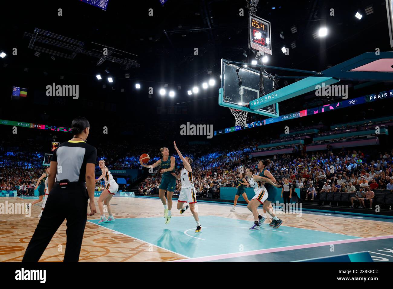 06 DELAERE Antonia of Belgium 06 TALBOT Steph OF Australia Basketball ...