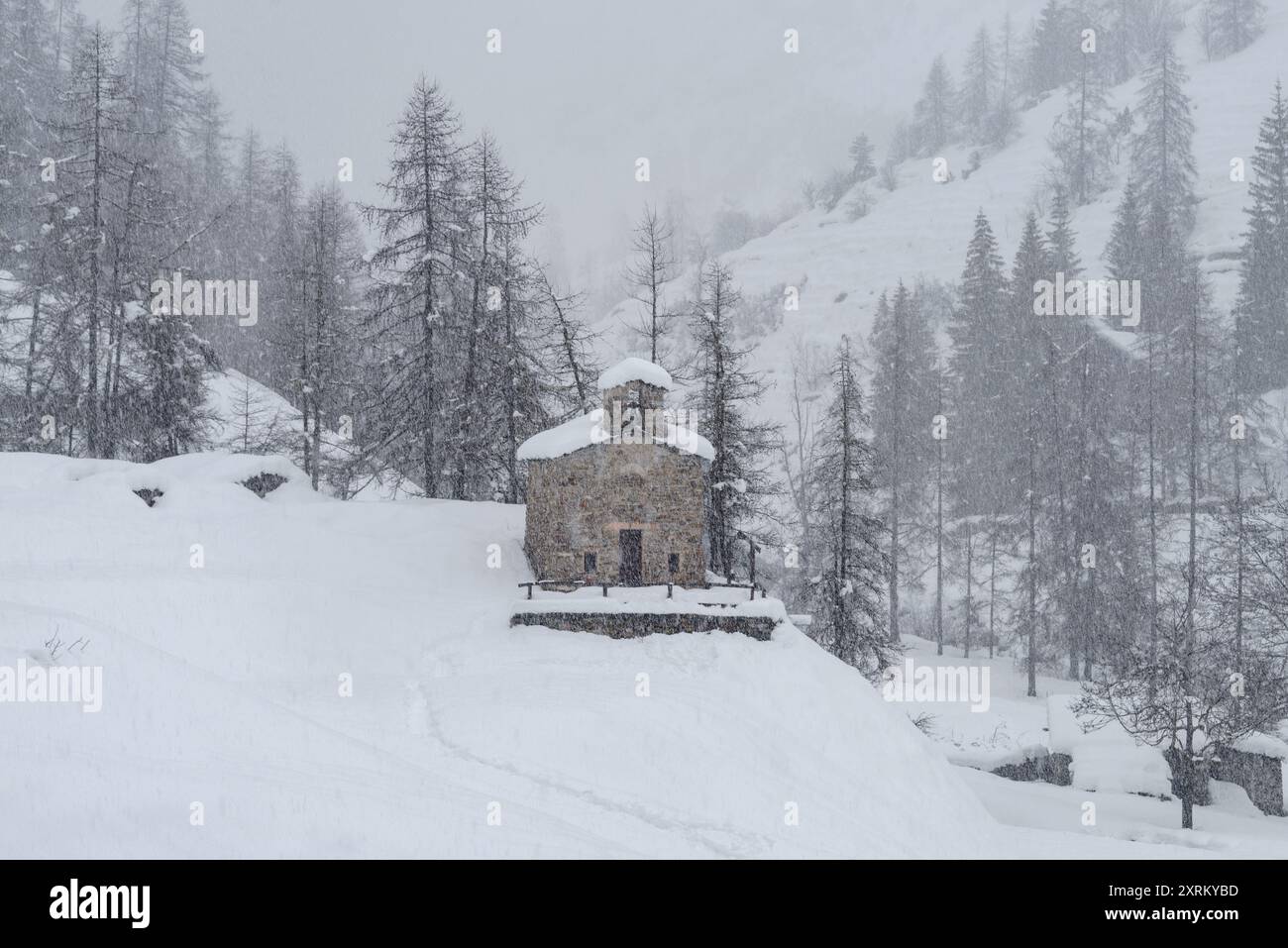 The small church of Our Lady of the Snows in Ligurian Alps, Upega ...