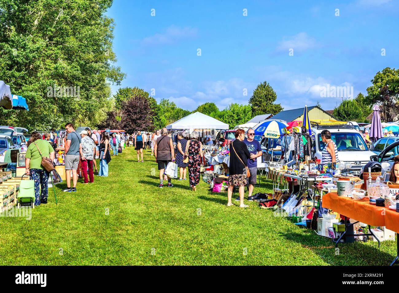 Local village brocante / car boot sale - central France Stock Photo - Alamy