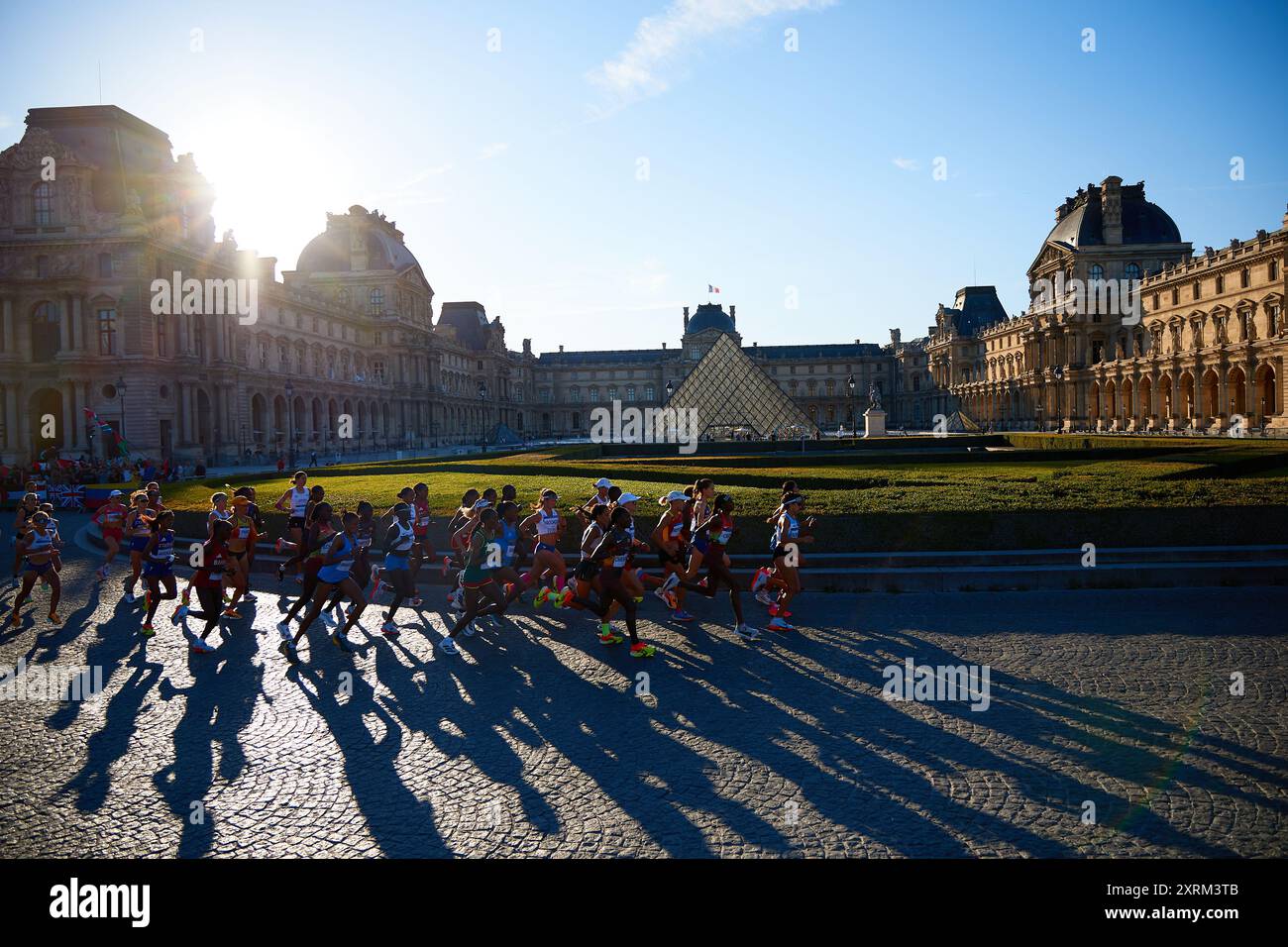 Paris, France. 11th Aug, 2024. A general view as runners pass Musée du ...