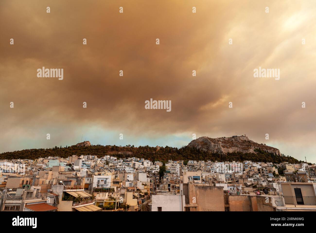 Thick smoke from wildfires in Varvanas and Grammatiko regions engulfs ...
