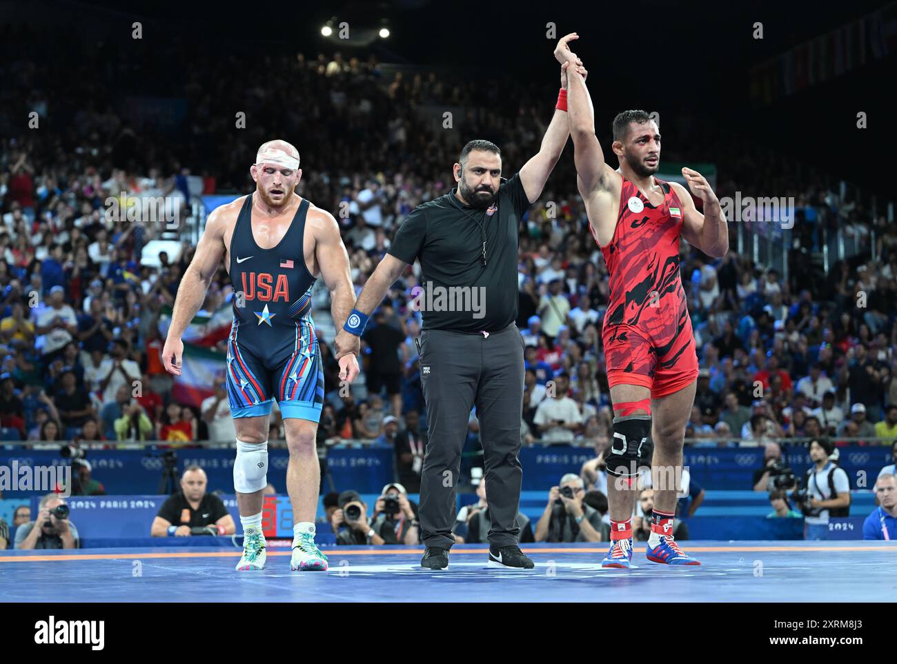 Paris, France. 11th Aug, 2024. Amirali Azarpira (R) of Iran and Kyle ...