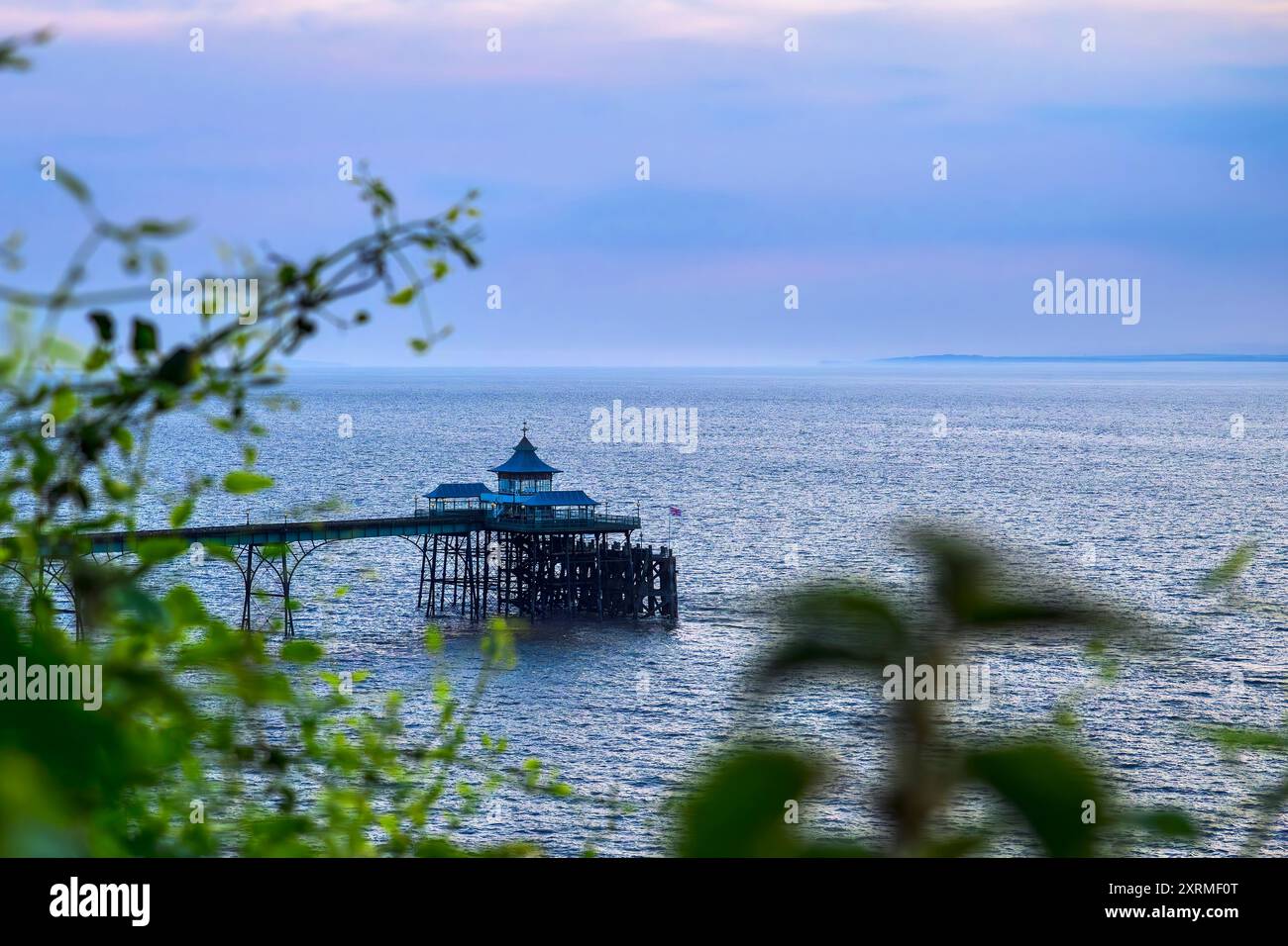 Clevedon victorian seaside pier hi-res stock photography and images - Alamy