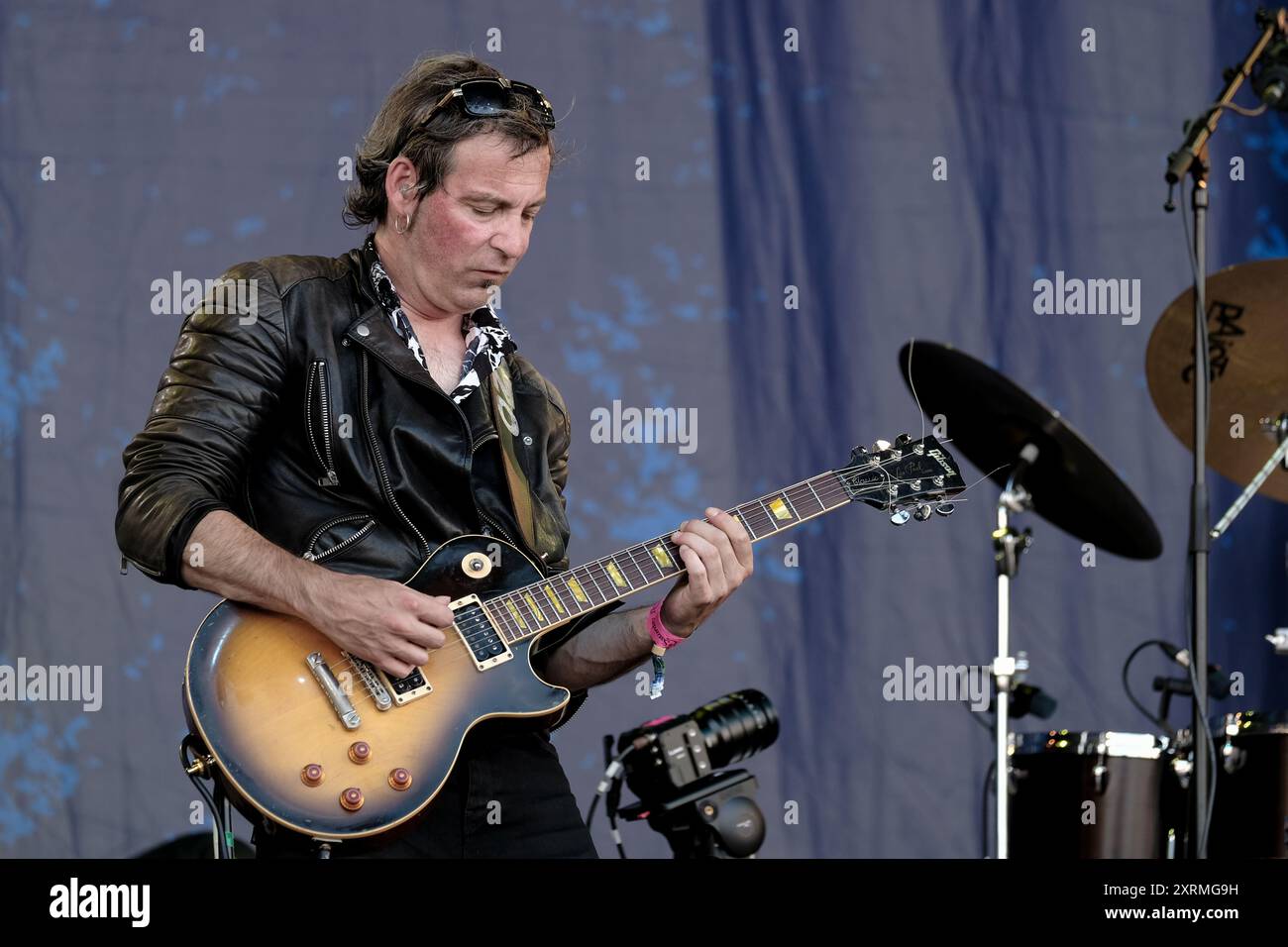 Wiiliamscot, UK. 10th Aug, 2024. Menno Gootjes guitarist with Dutch ...