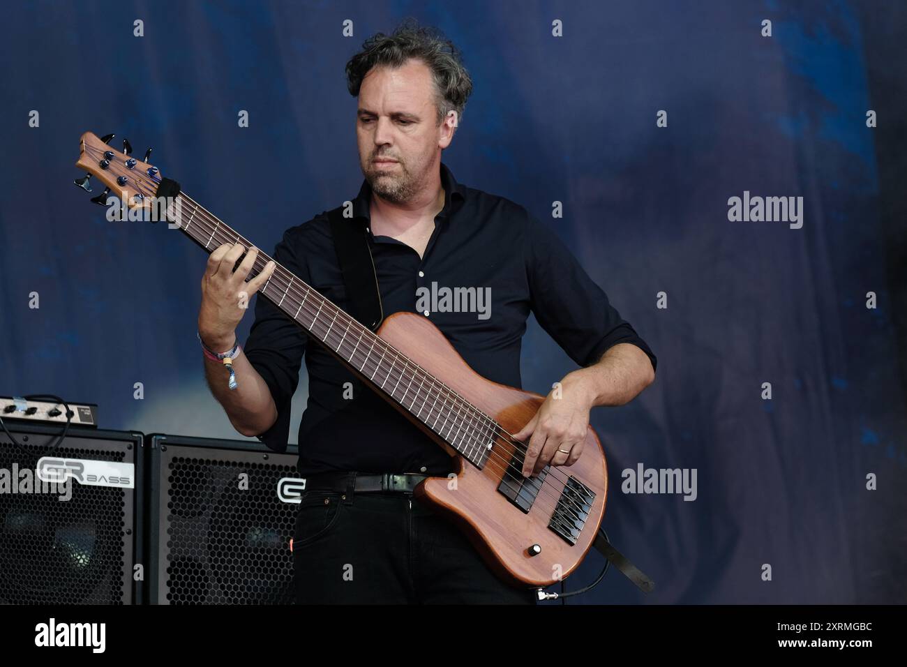 Wiiliamscot, UK. 10th Aug, 2024. Udo Pannekeet bass player with Dutch ...