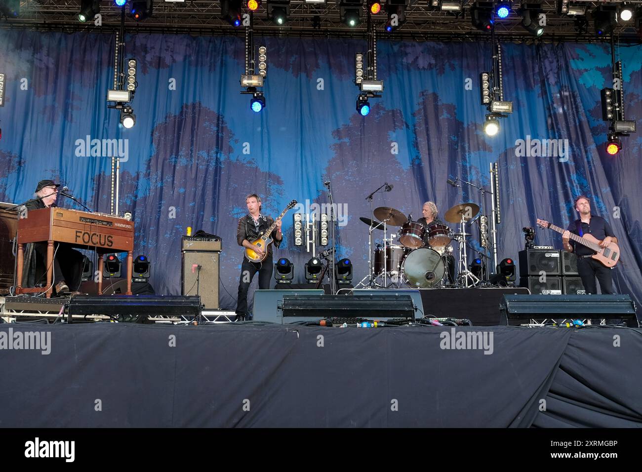 Wiiliamscot, UK. 10th Aug, 2024. (L-R) Thijs van Leer, Menno Gootjes ...