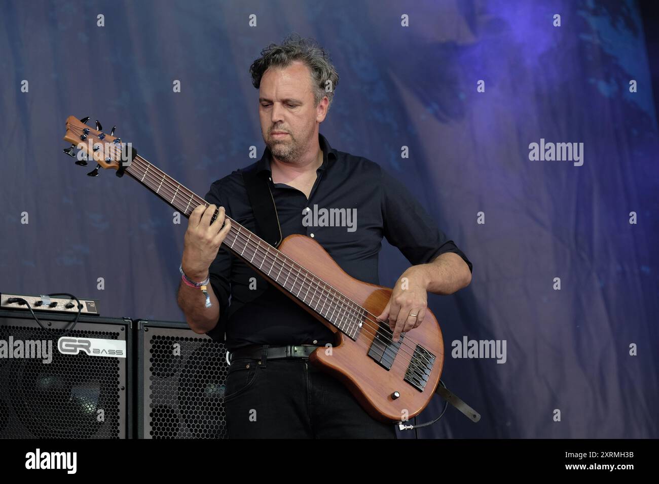 Wiiliamscot, UK. 10th Aug, 2024. Udo Pannekeet bass player with Dutch ...