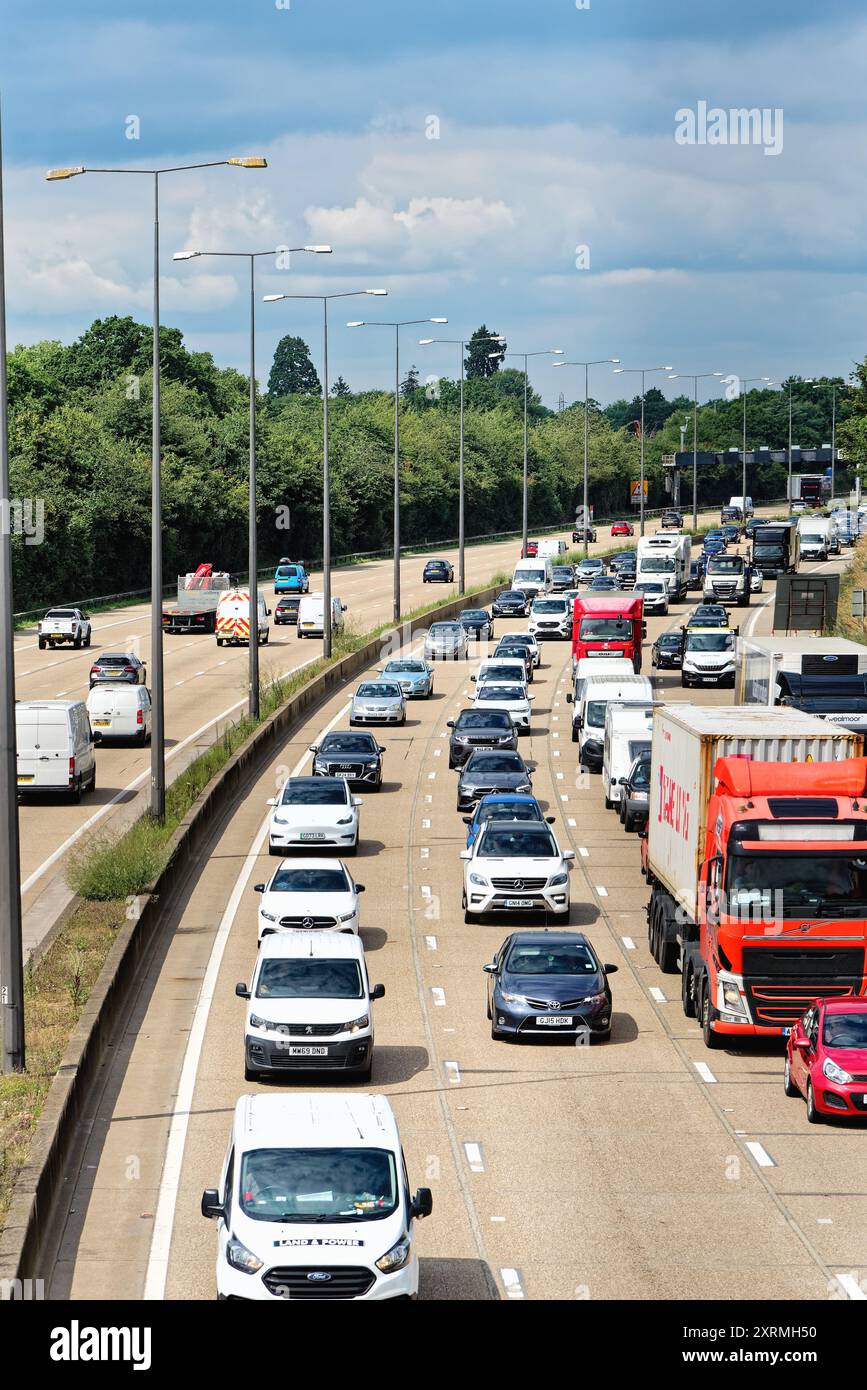 Heavy anti clockwise traffic on the approach to the roadworks at ...