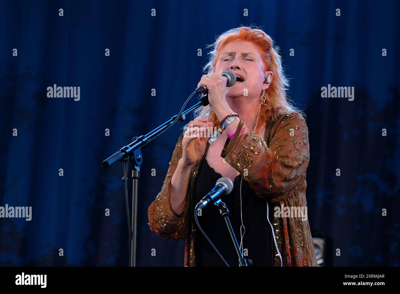 Williamscot, UK. 10th Aug, 2024. Scottish singer-songwriter and MBE ...