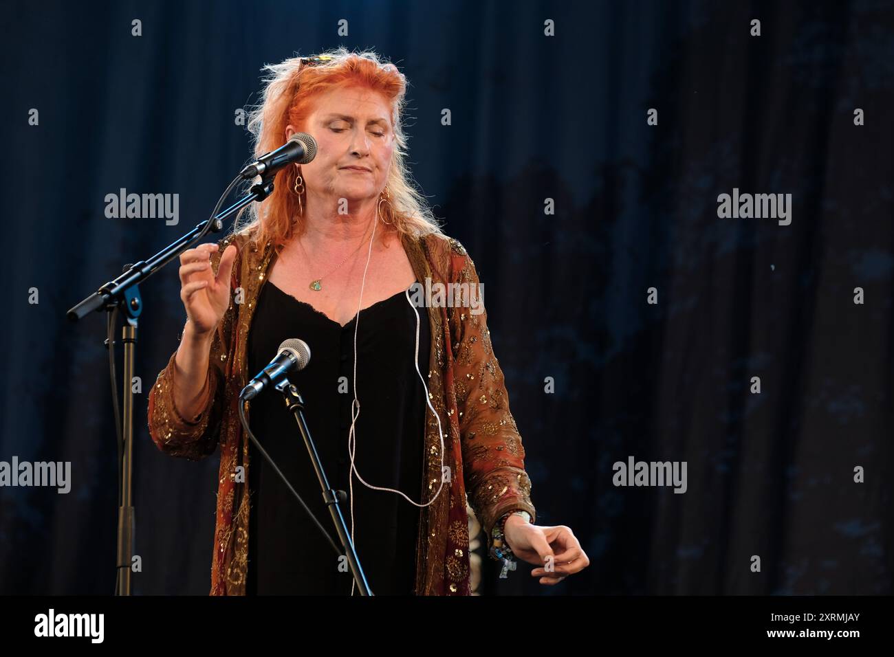 Williamscot, UK. 10th Aug, 2024. Scottish singer-songwriter and MBE ...