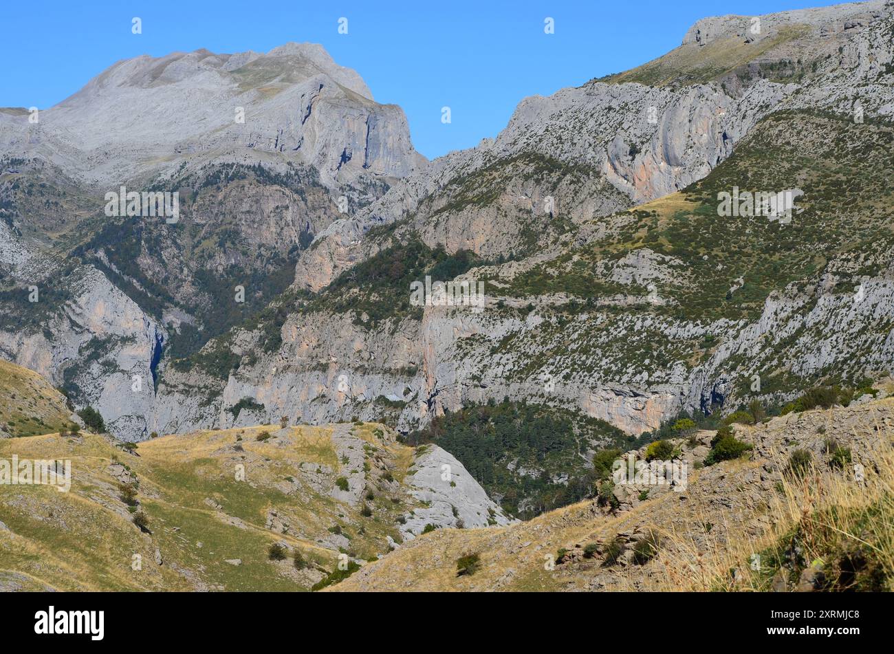 Western Valleys Natural Park (parque natural de los Valles Occidentales ...