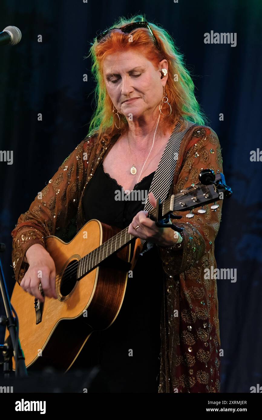 Williamscot, UK. 10th Aug, 2024. Scottish singer-songwriter and MBE ...