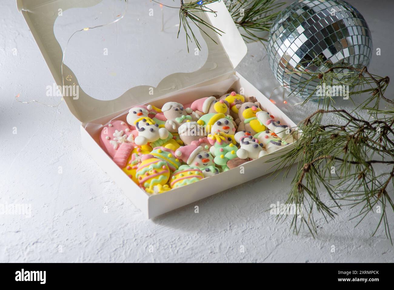 Christmas marshmallows. Winter candy in gift box. Sweet food in ...