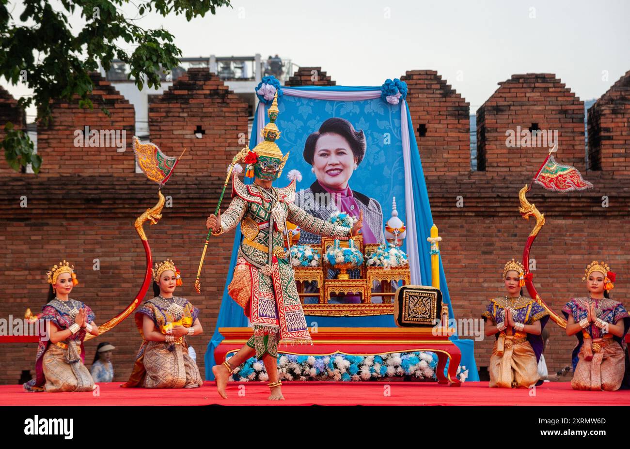 A picture of Queen Sirikit during the performance of the Khon play The ...