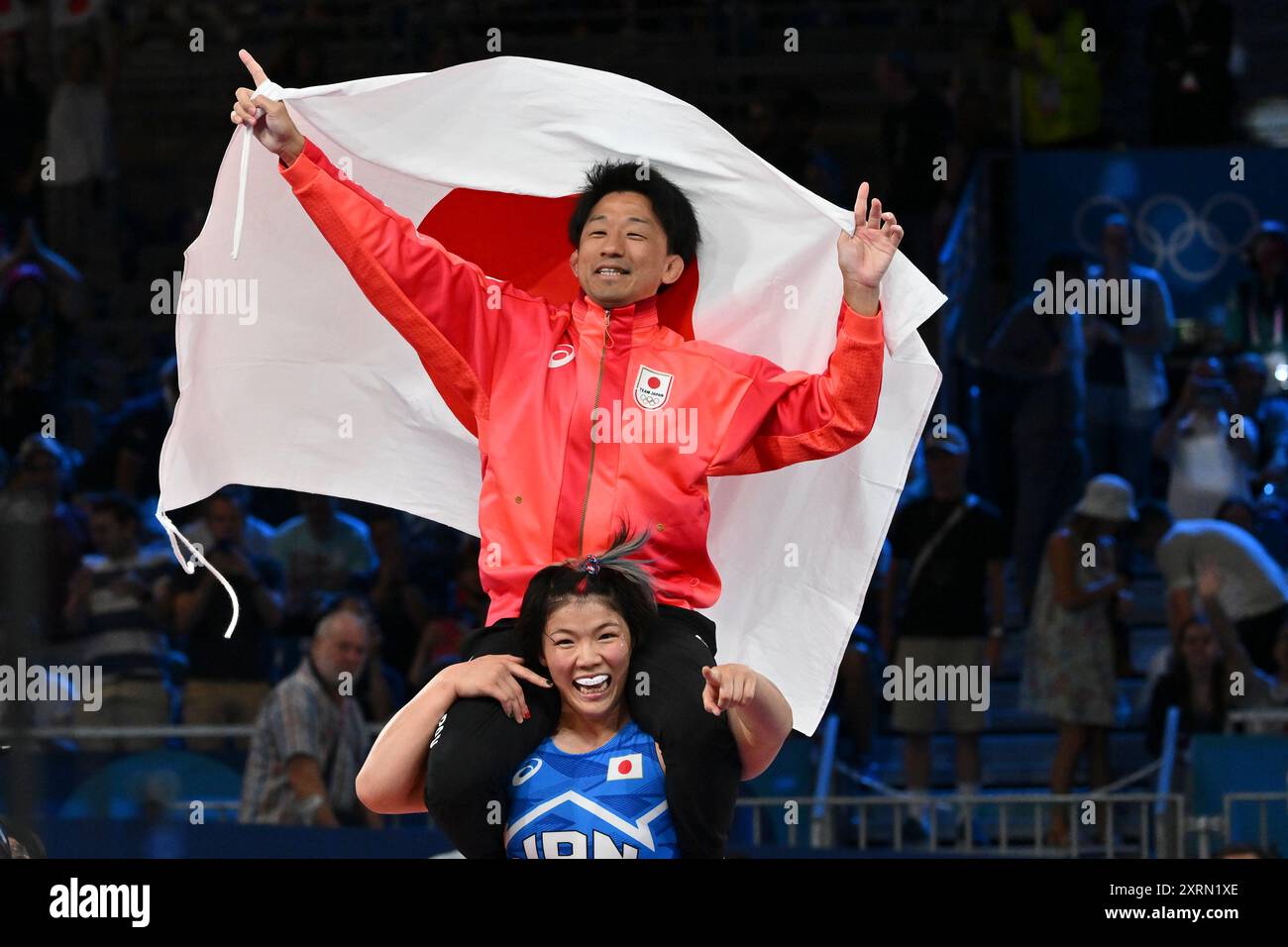 CAGAMI Yuka (JPN) Japan celebrates the Gold Medal with the Japan Flag ...