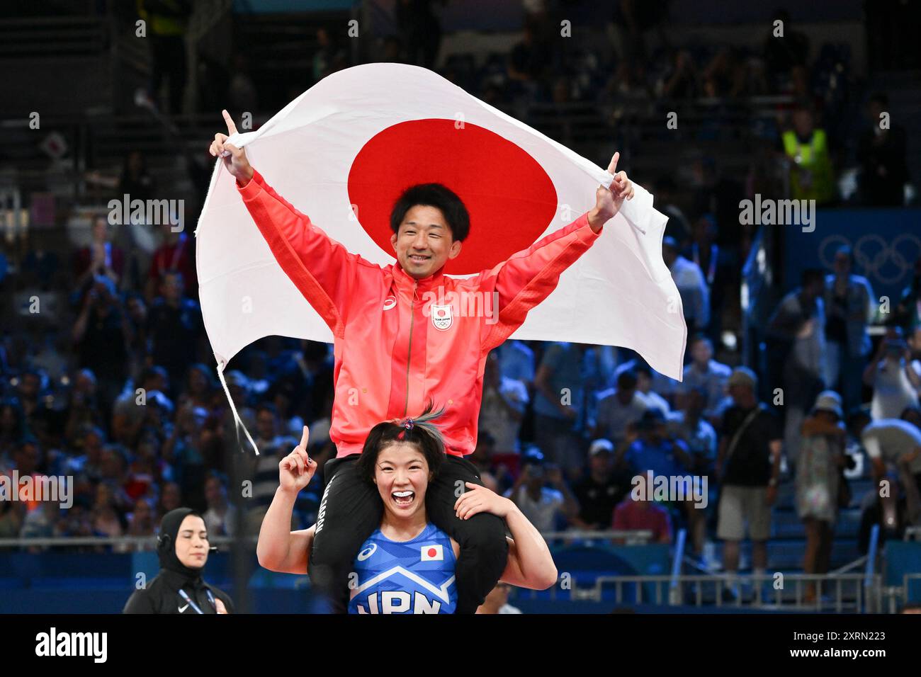 CAGAMI Yuka (JPN) Japan celebrates the Gold Medal with the Japan Flag ...