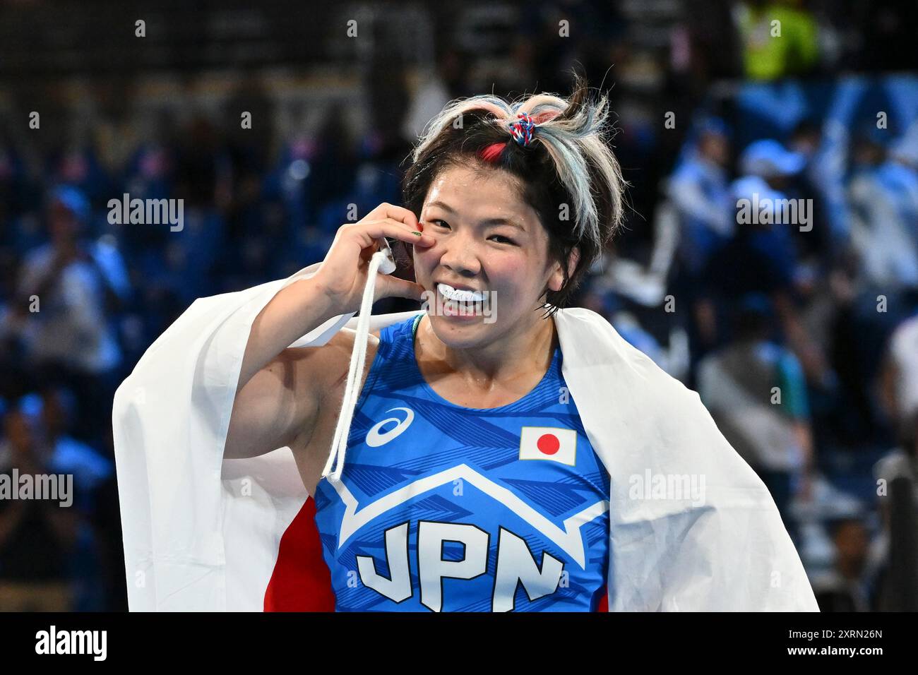 CAGAMI Yuka (JPN) Japan celebrates the Gold Medal with the Japan Flag ...