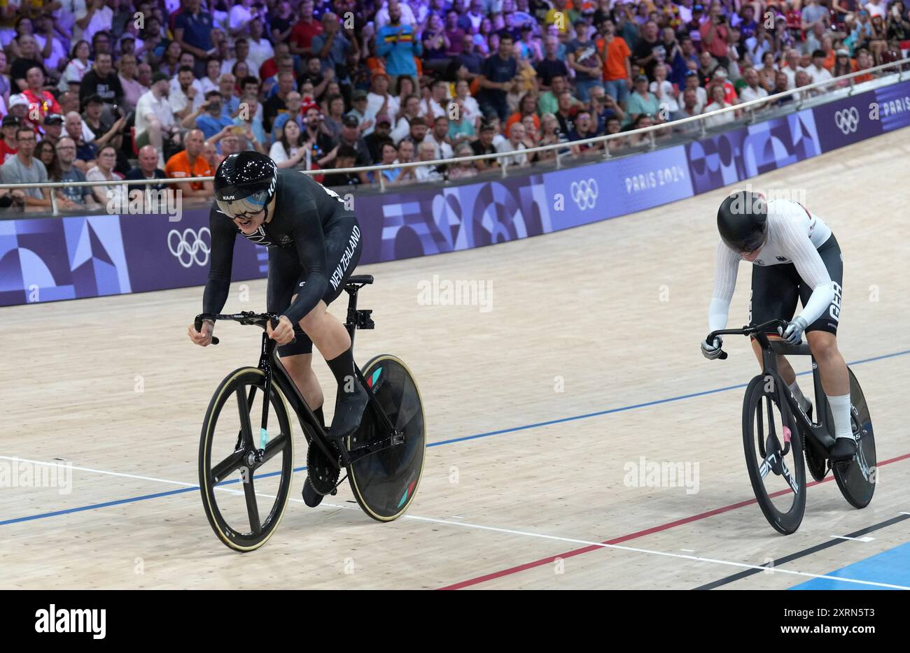 Paris, France. 11th Aug, 2024. Ellesse Andrews (L) of New Zealand and ...