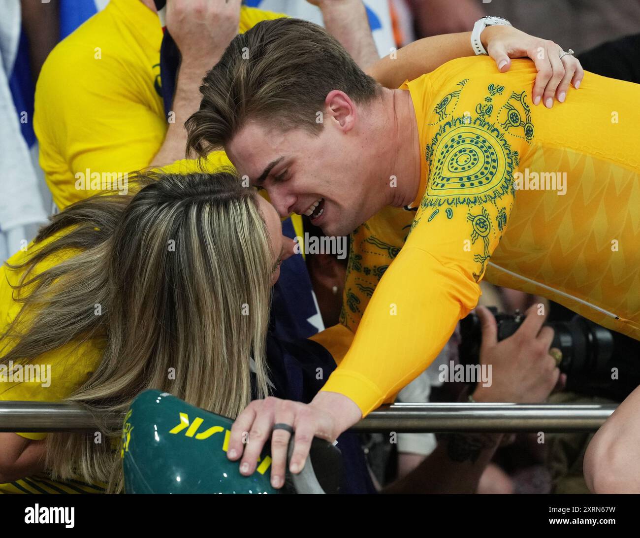 Paris, France. 11th Aug, 2024. Matthew Glaetzer (R) of Australia ...