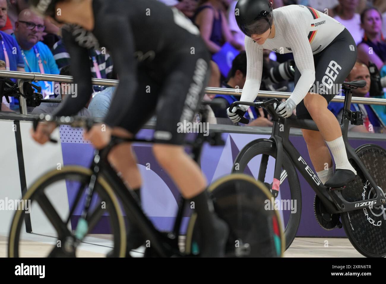 Paris, France. 11th Aug, 2024. Lea Friedrich (R) of Germany competes ...