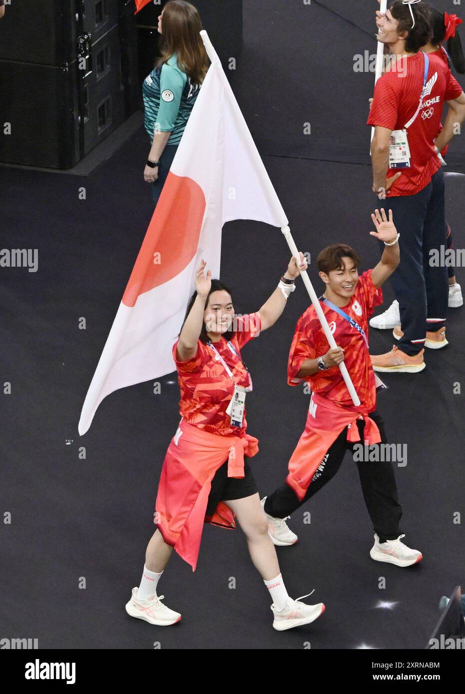 Paris, France. 11th Aug, 2024. Women's javelin throw gold medalist Haruka Kitaguchi (L) and ...