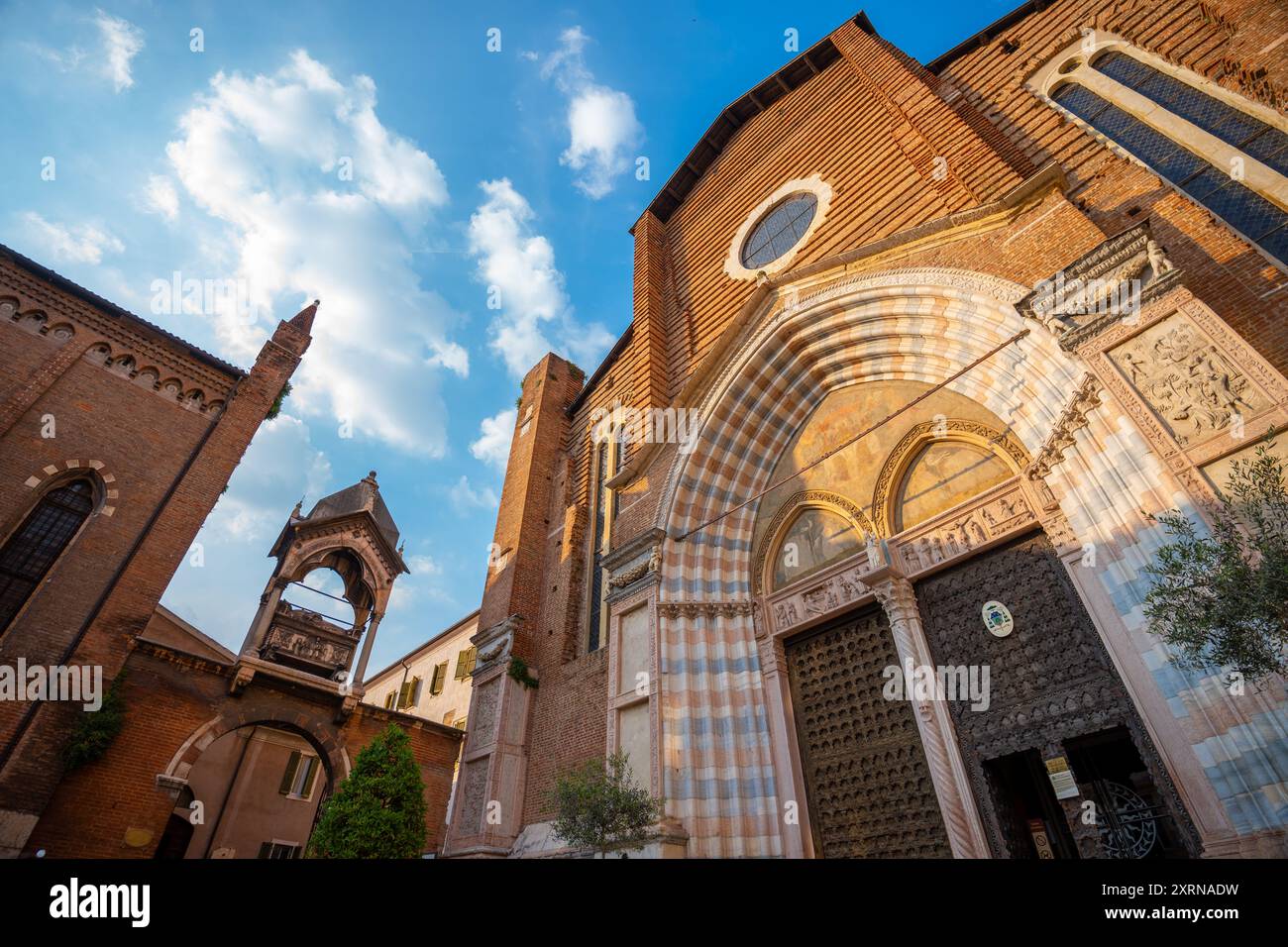 Verona, Italy - June 06, 2024: Basilica di Santa Anastasia. Sunny ...