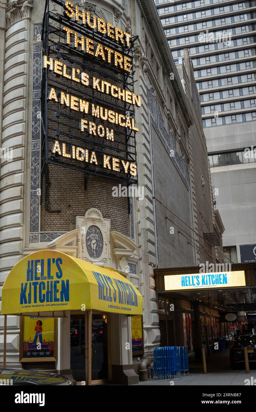 Hells kitchen new york musical hi-res stock photography and images - Alamy