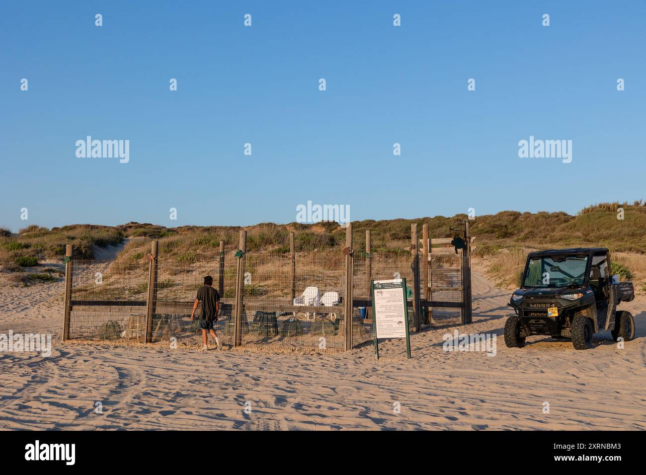 Turtle nesting warning sign hi-res stock photography and images - Alamy
