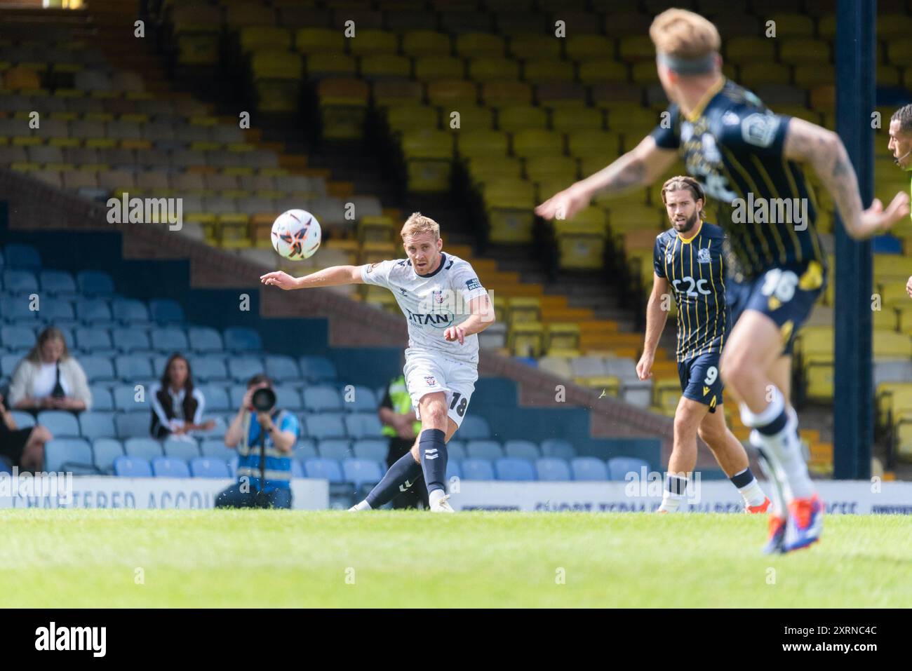 Southend Utd versus York City in 2024-25 Vanarama National League at ...