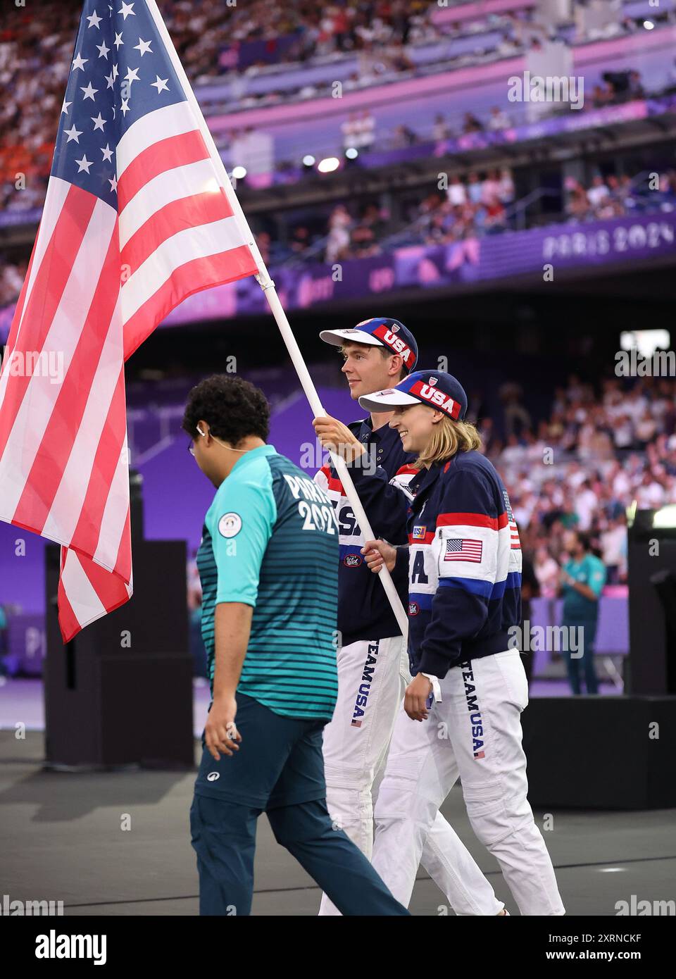 Paris, France. 11th Aug, 2024. Flagbearers of the United States Nick ...