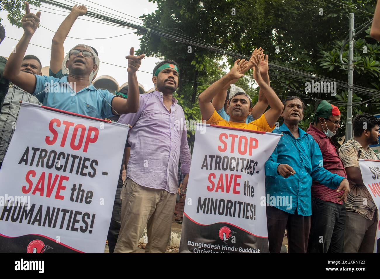 Bangladeshi Hindu protesters chant slogans during the demonstration ...