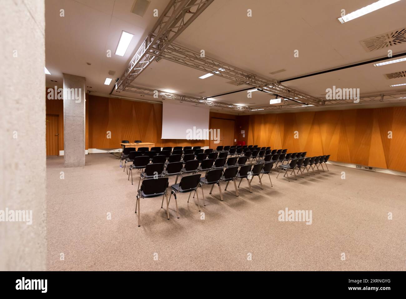 Large presentation screen in modern conference hall. Large presentation ...