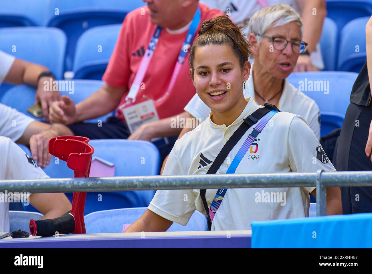 Lena Oberdorf injured at the women Olympic Bronze Medal match GERMANY ...